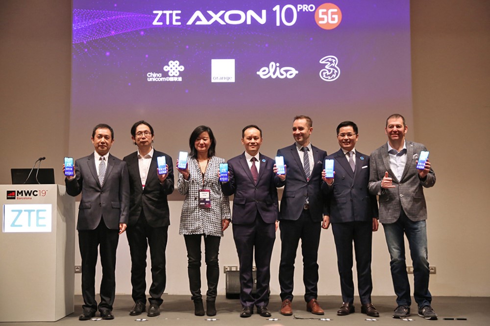 中兴宣布5G旗舰商用 天机Axon 10 Pro亮相MWC2019_通信世界网